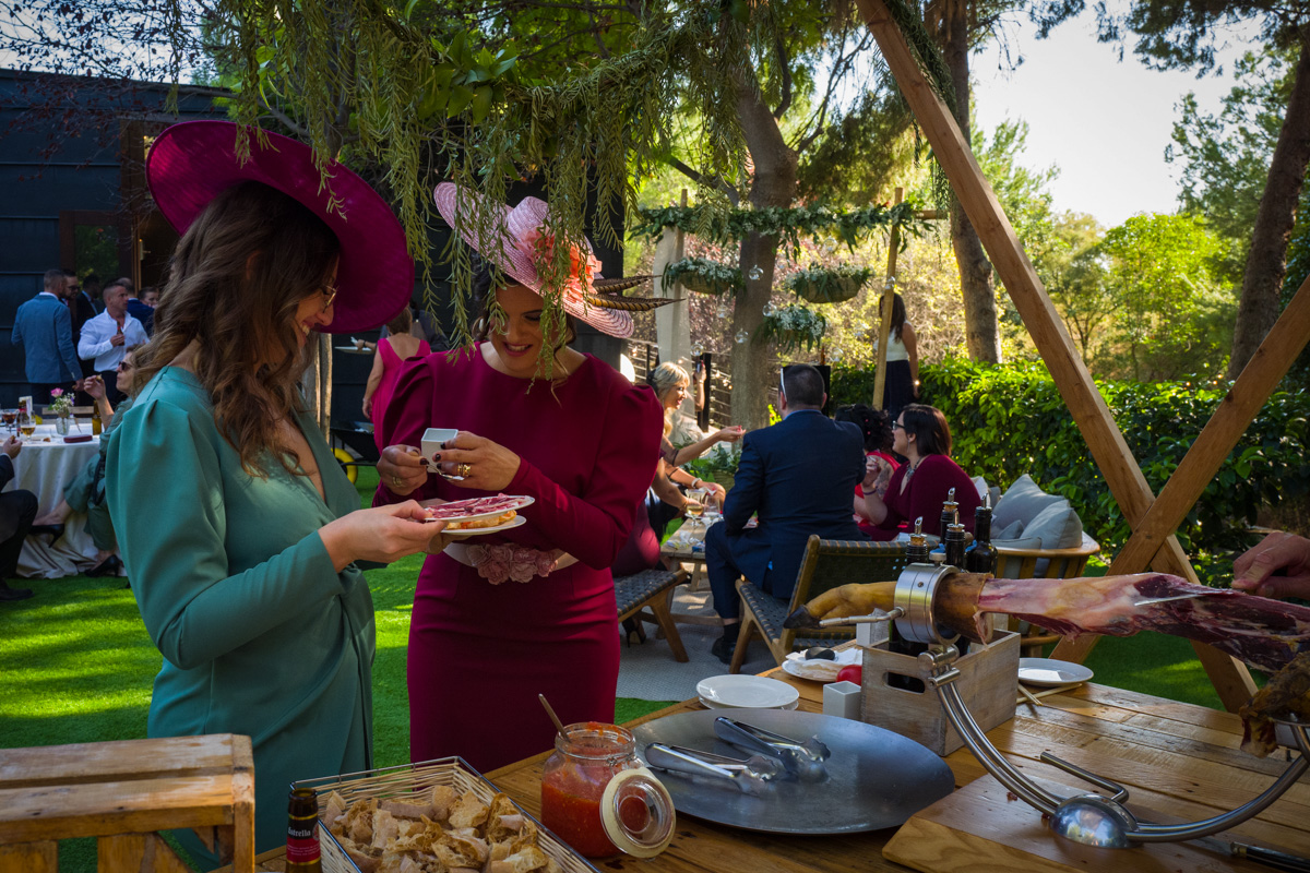 La tendencia de los foodtrucks o puestos de comida en bodas | StudioB.